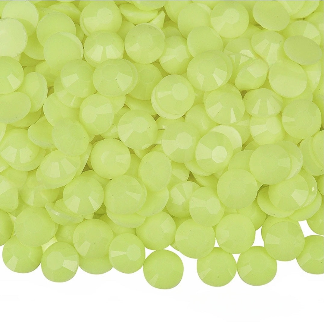 MajorCrafts Opaque Pastel Lemon Yellow Jelly Flat Back Round 14 Facets