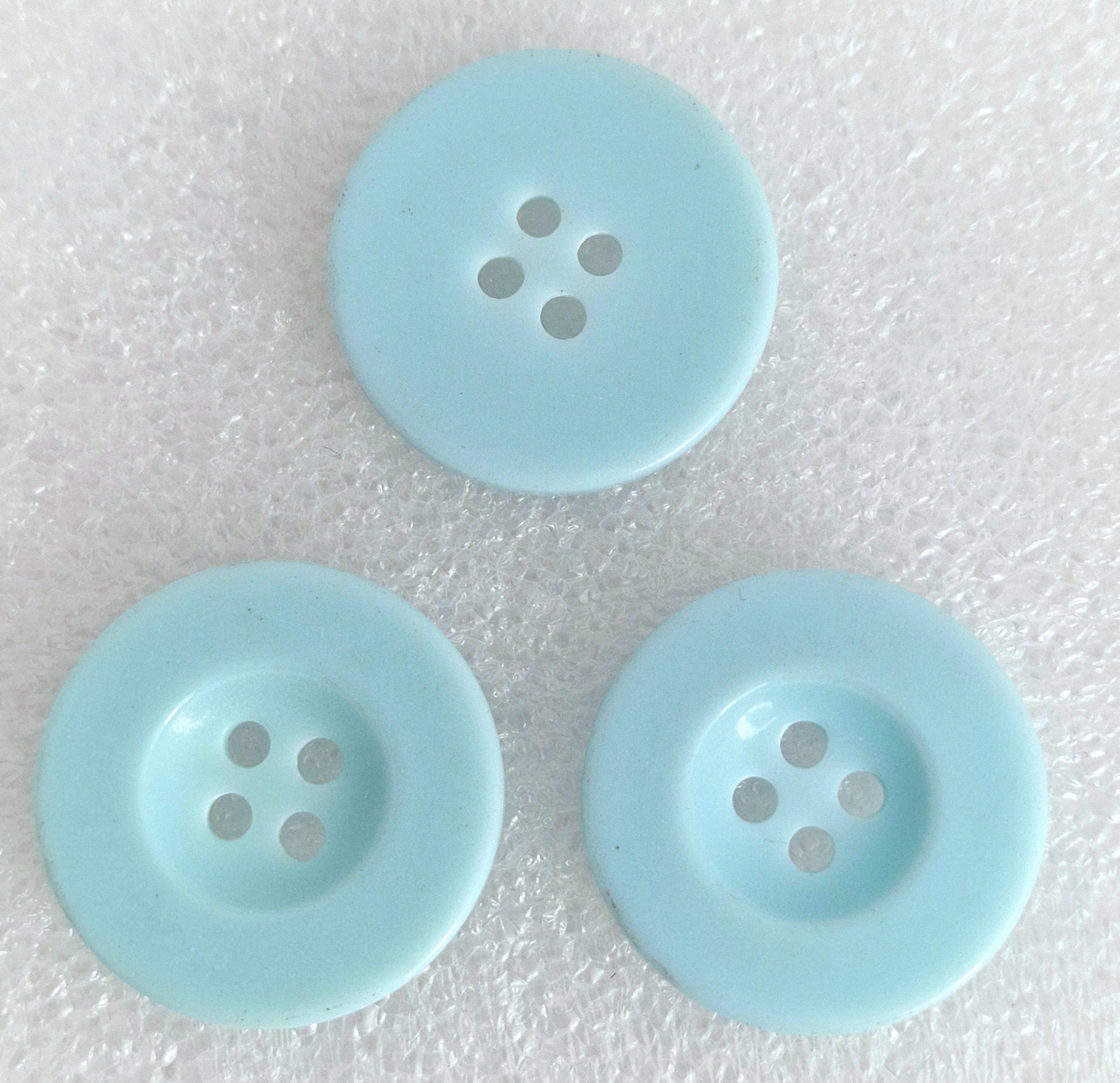 MajorCrafts 16pcs 25mm Sky Blue 4 Holes Round Resin Sewing Buttons